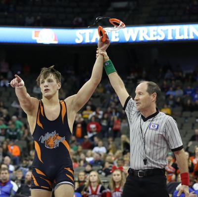 Laux tops Barry for state title | Sports | hastingstribune.com
