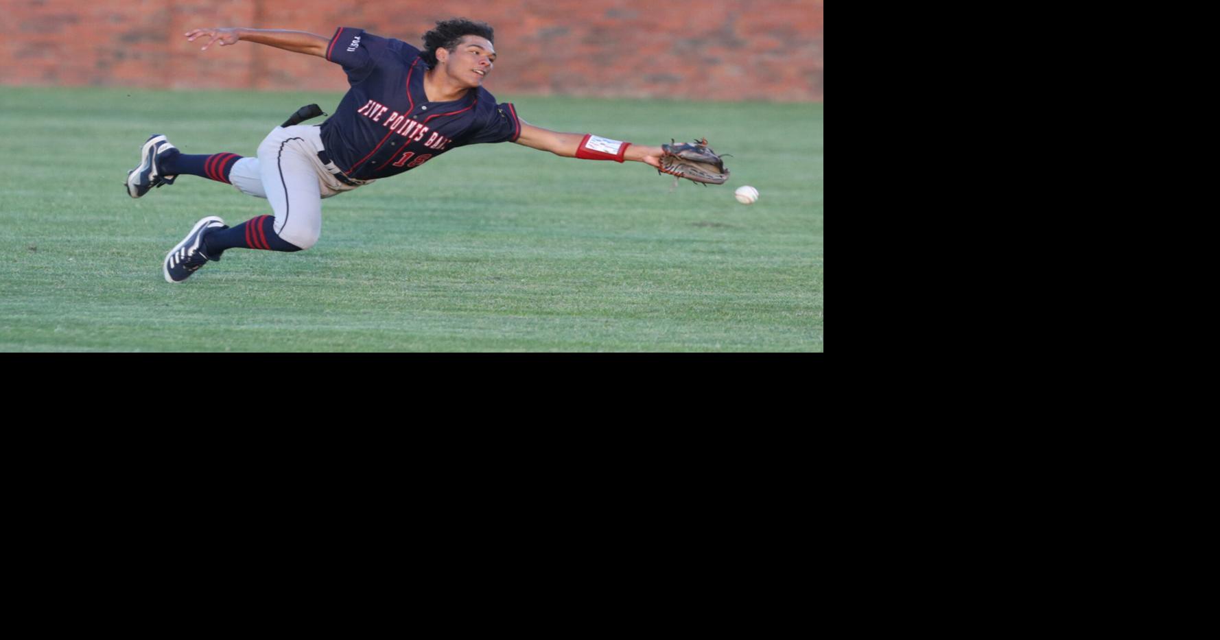 Chiefs kick off Johnny Hopp tournament with mercy-rule win | Sports ...