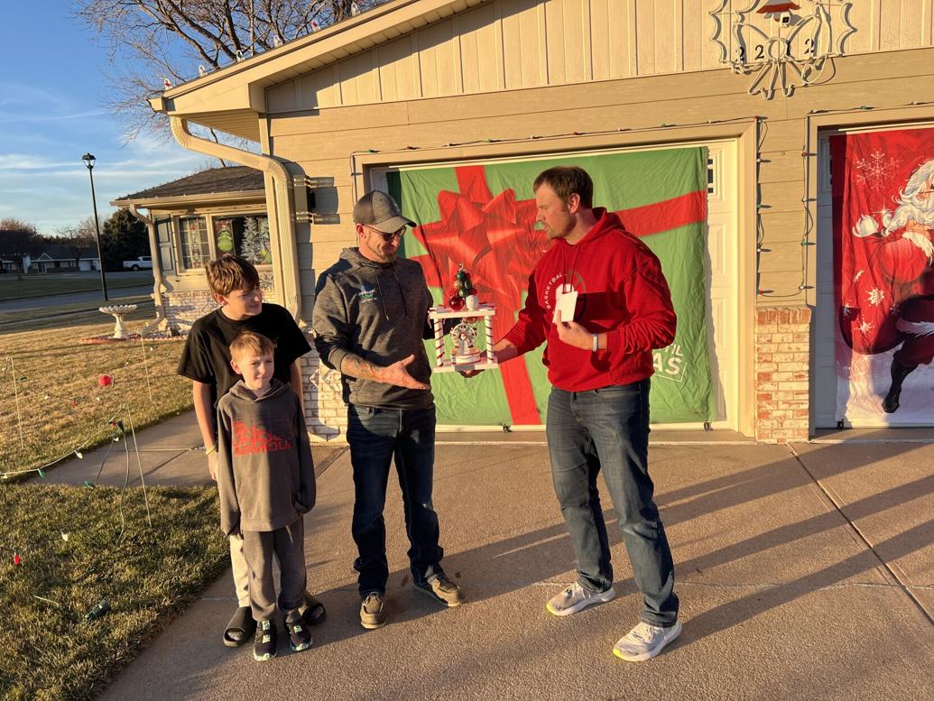 McCall family entry wins city's Holiday Lights Contest ...
