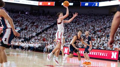 Week in review: Nebraska's Hoiberg, Sandfort finalists for multiple postseason basketball awards ...