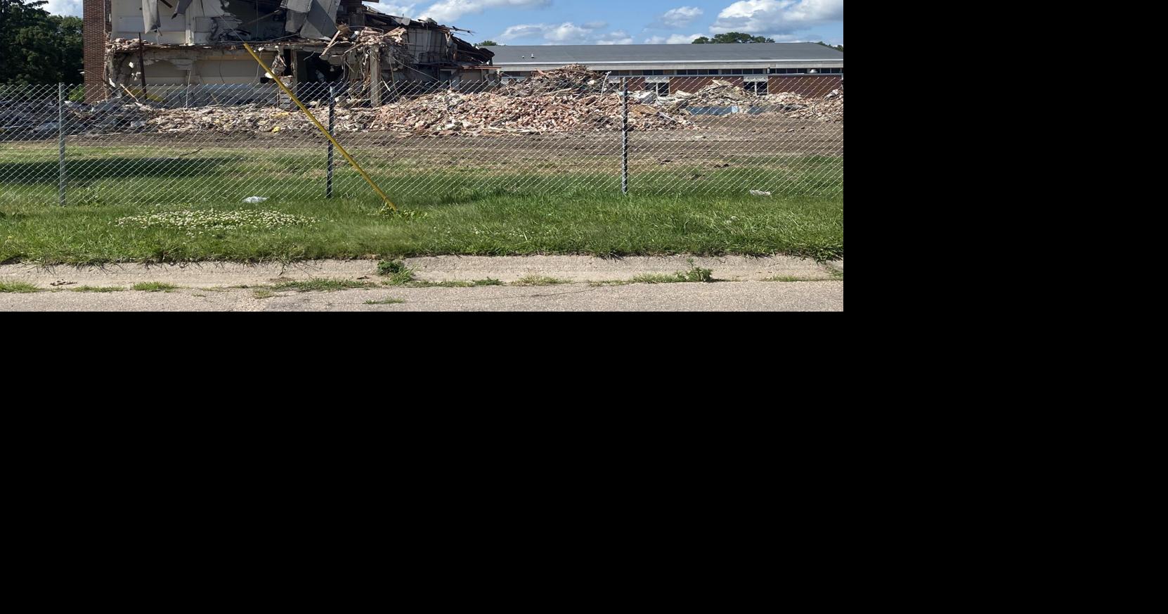 Old Clay Center school building coming down | News | hastingstribune.com