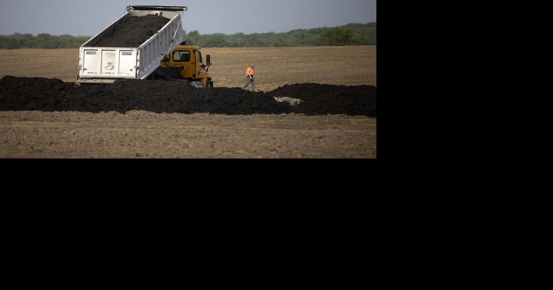 Chemicals in sewage sludge fertilizer pose cancer risk, EPA says ...