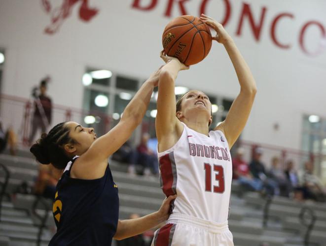 Broncos squander double-digit lead, fall to Flames 61-58 | Sports ...