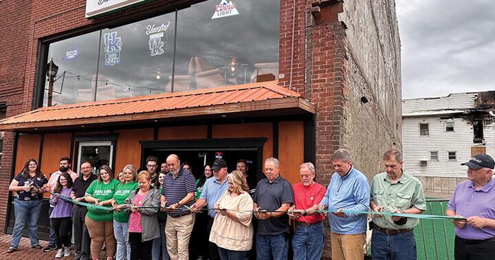 Goal Line celebrates ribbon cutting | News | hazard-herald.com