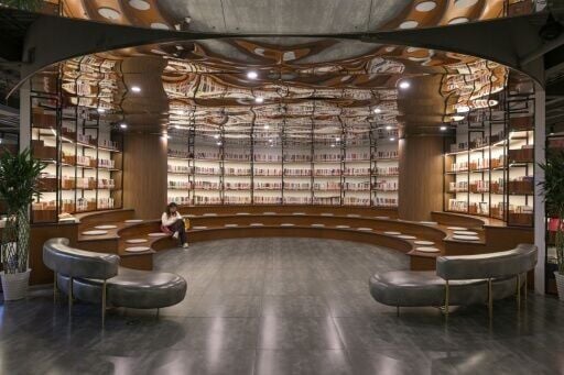 Novel concept: China's spellbinding bookstores draw selfie snappers ...