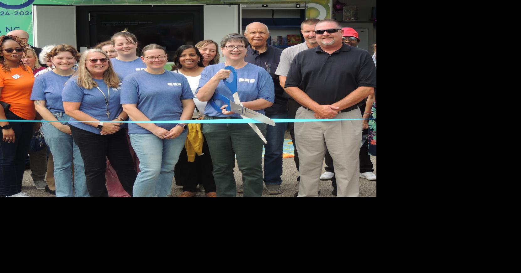 Perry Memorial unveils bookmobile; schedule TBA | Archives ...