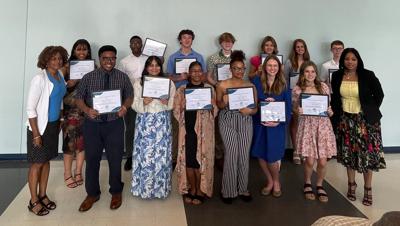 Student leaders graduate | Archives | hendersondispatch.com