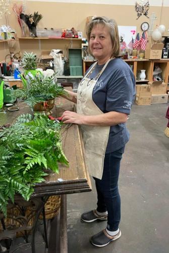Garden club tending to winter chores | Features | hendersondispatch.com