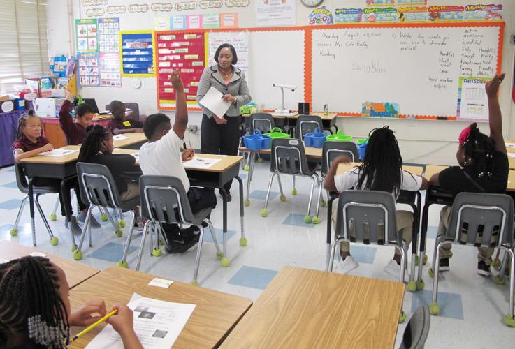 Feeling of family as Warren schools open | News | hendersondispatch.com