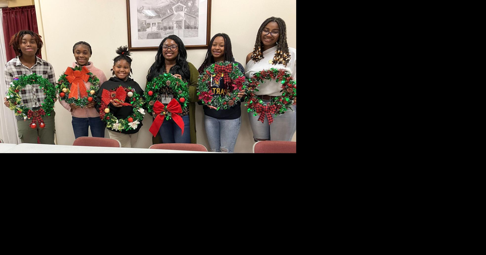 Daisette Club holds Christmas meeting | Archives | hendersondispatch.com