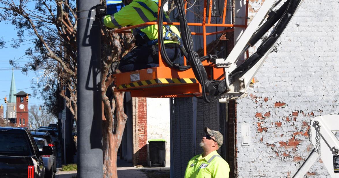 Downtown displays winter-themed signs | Archives | hendersondispatch.com