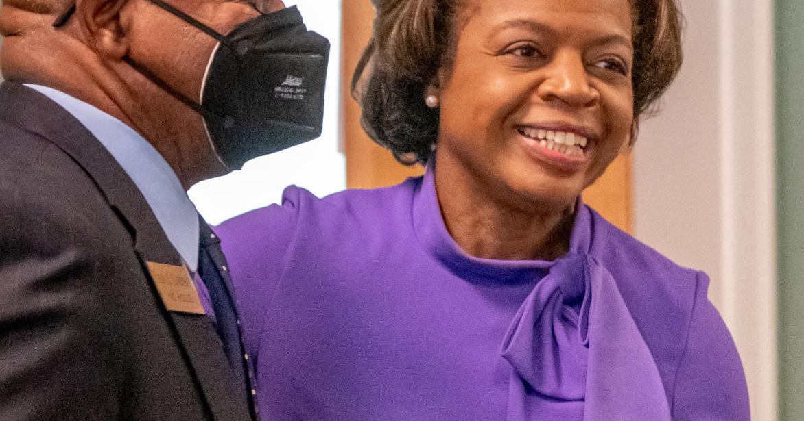 Senate hopeful Beasley pays Henderson a visit | Archives ...