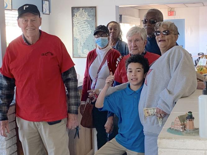 ACTS fish fry raises funds | Archives | hendersondispatch.com