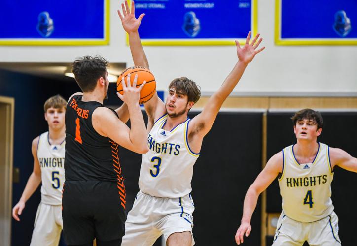 VCS splits Wednesday games with Falls Lake | Sports | hendersondispatch.com