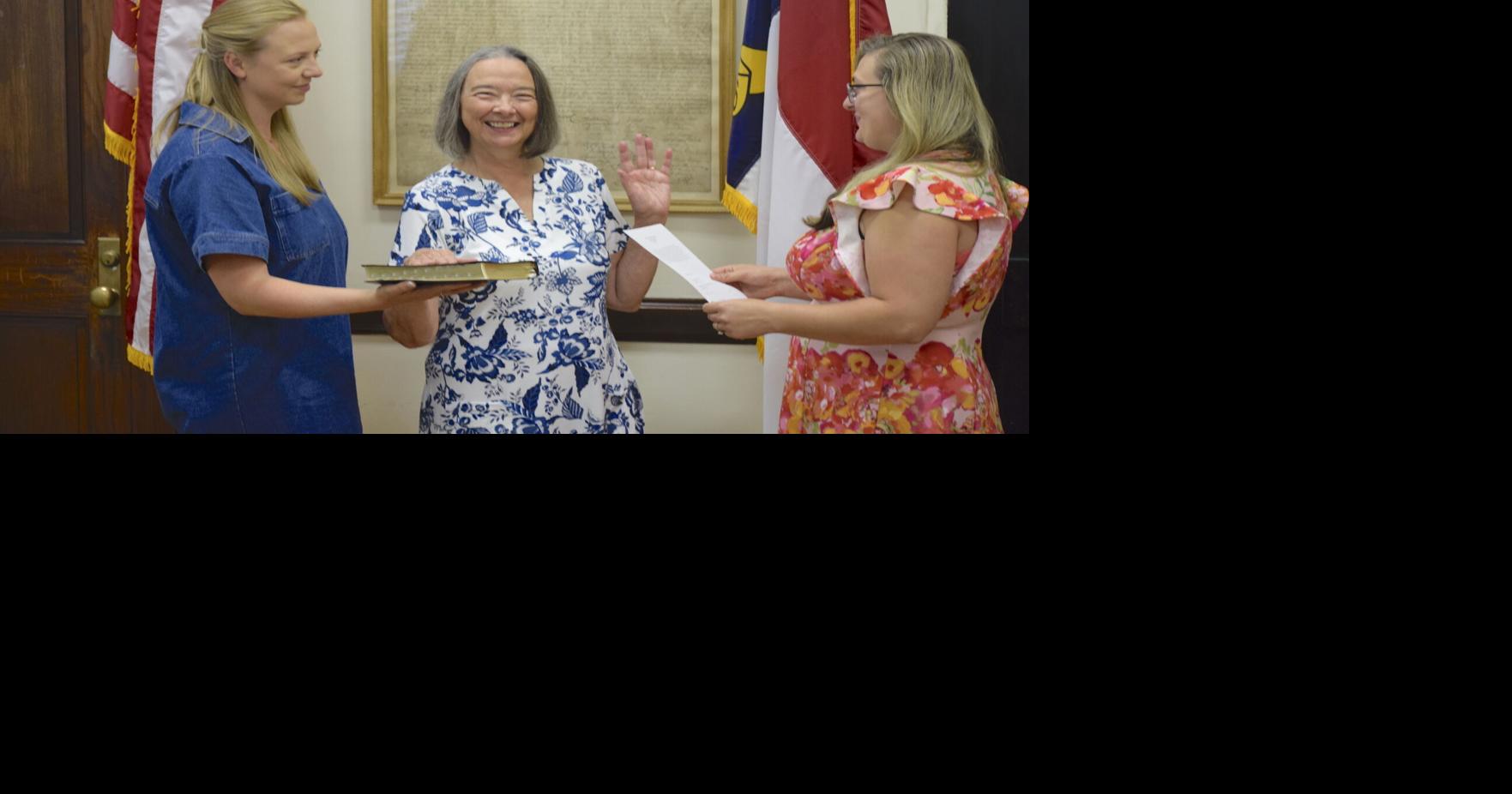 Betty Boyd sworn into elections board | Archives | hendersondispatch.com