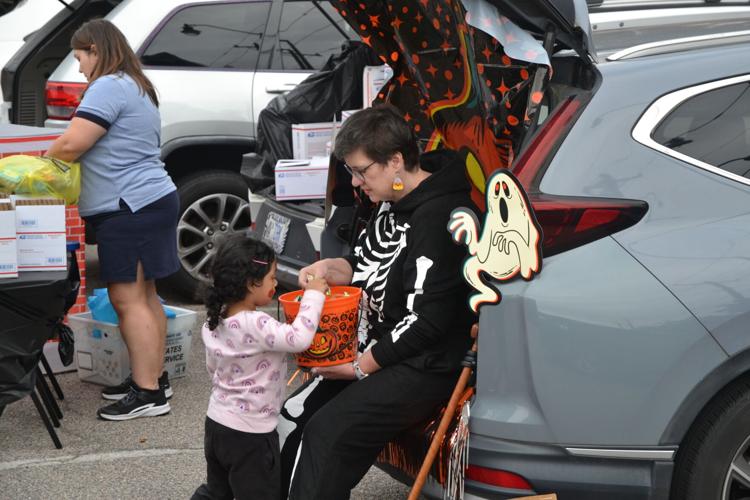 Perry Memorial Library celebrates fall festival | Archives ...