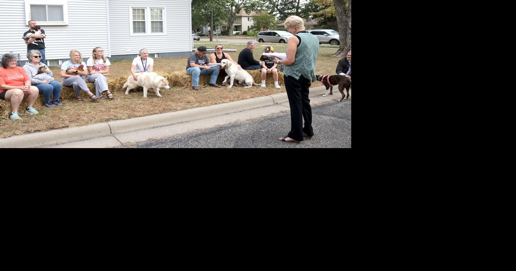 Pastor Sherri Otto blesses the animals | BELLE PLAINE ...