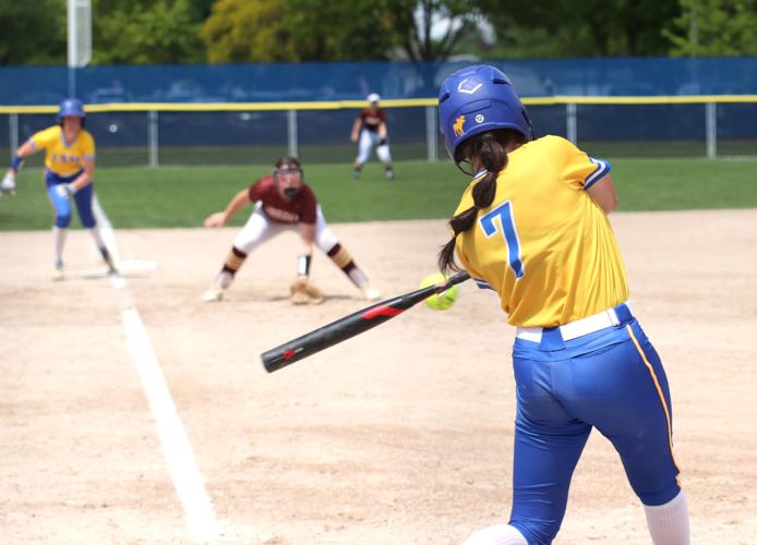 SOFTBALL: Giants earn big win over Maple River to advance in ...