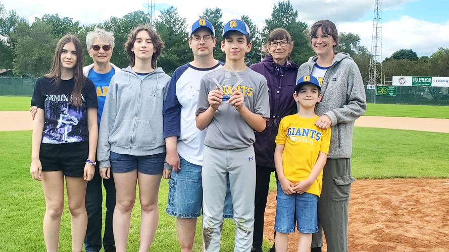 Brody Maxwell receives Brogan Schaefer Sportsmanship Award | News ...