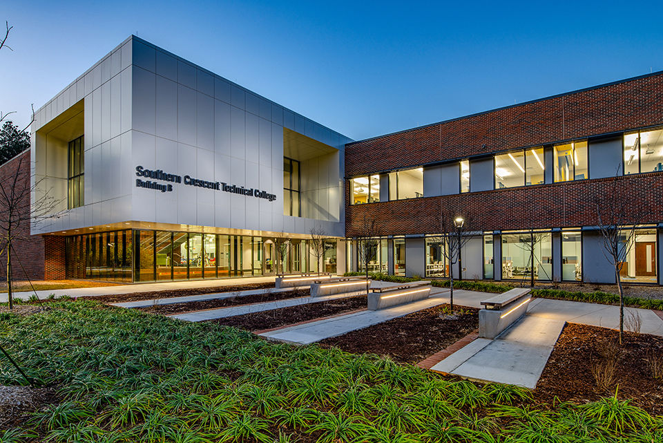 Southern Crescent Tech officially opens new building on campus | News ...