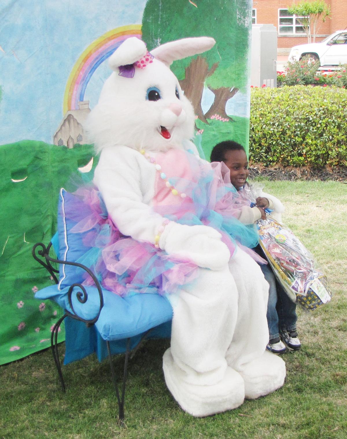 Easter Bunny hops around McDonough Square | News | henryherald.com