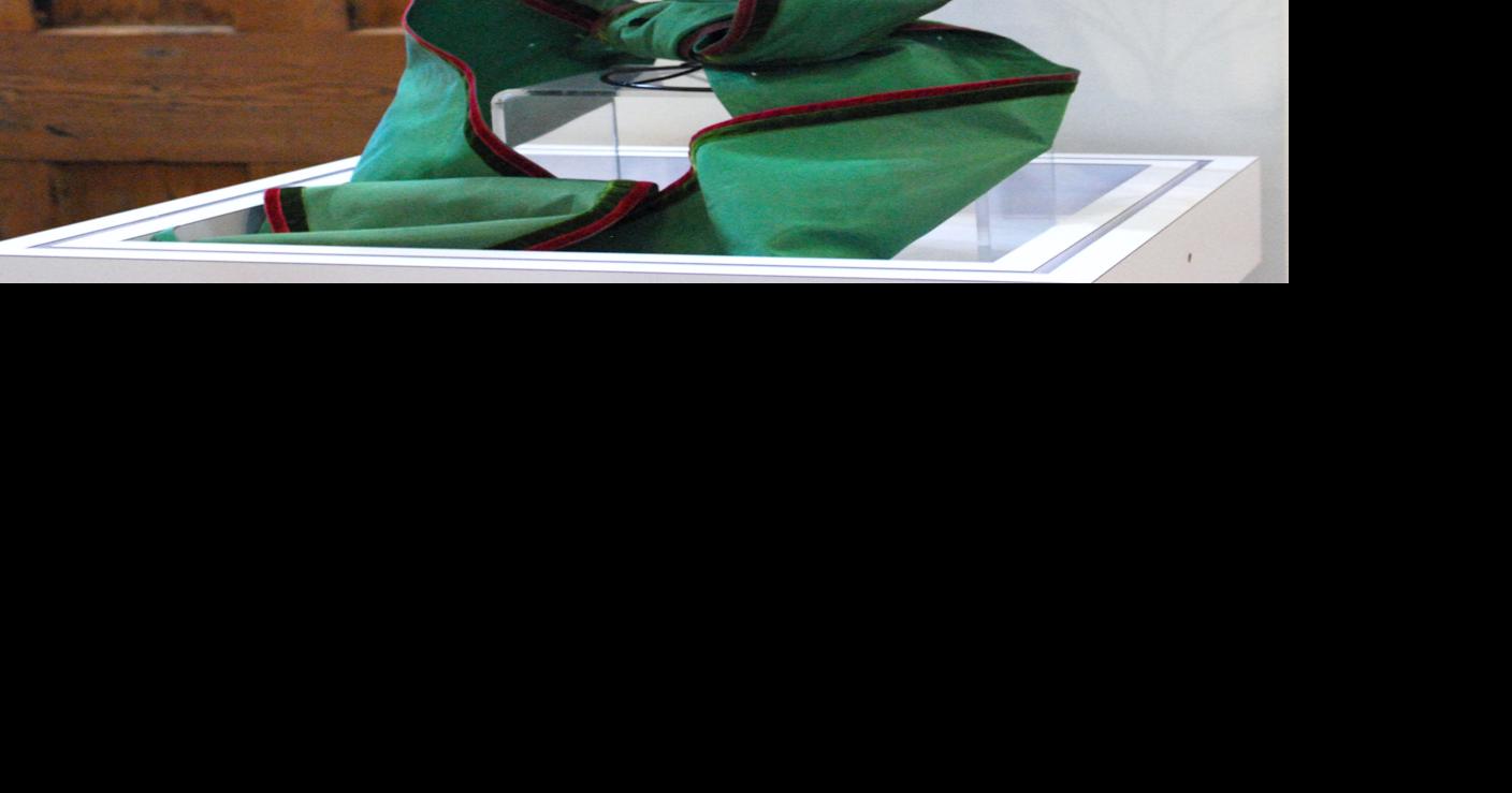 Original GWTW bonnet on display at Road to Tara Museum | Features ...