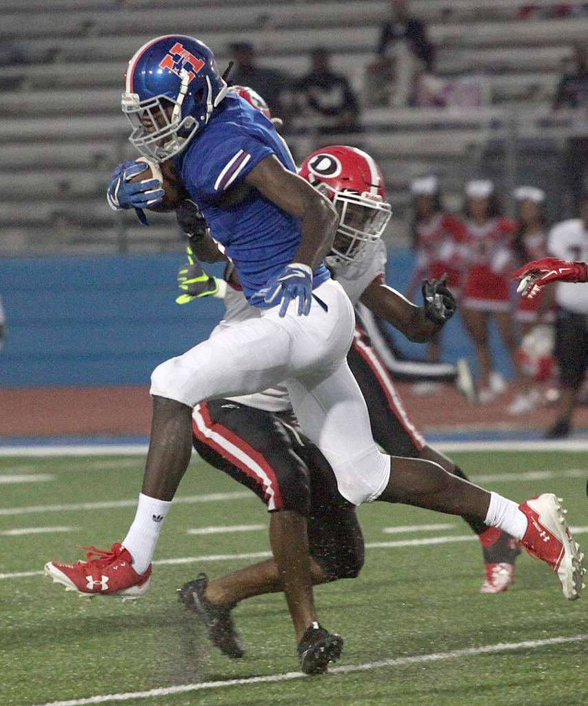 FOOTBALL: Dutchtown comes back to top Heritage in fourth quarter ...