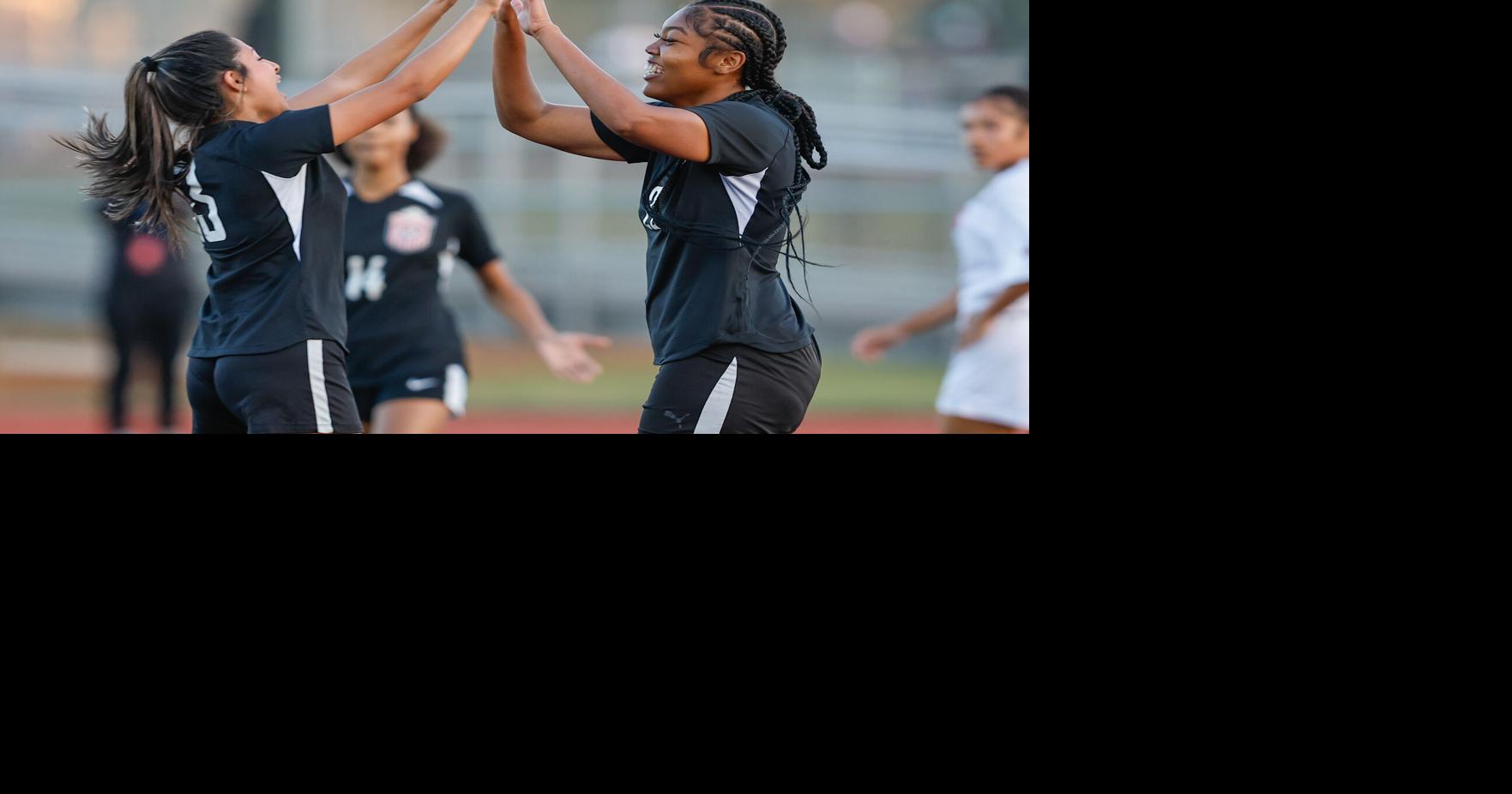 Dutchtown girls soccer team rolling into state playoffs | Sports ...