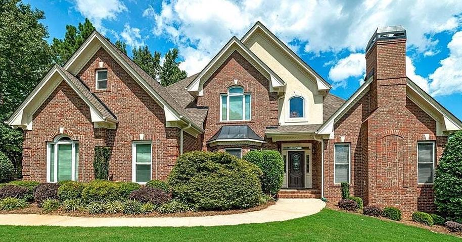 ON THE MARKET: Large family home on 5th green of Georgia National Golf ...