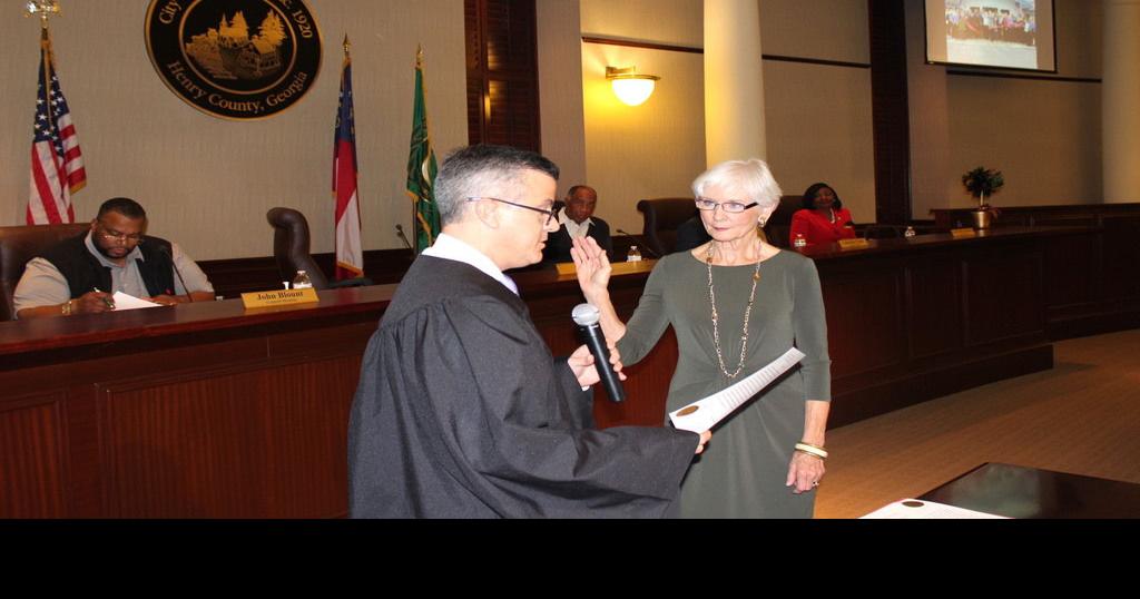 Judy Neal takes oath as new Stockbridge mayor | News | henryherald.com