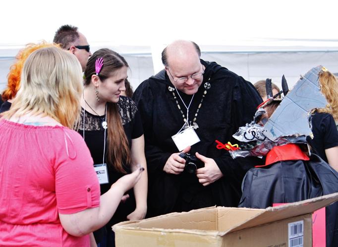 Halloween begins early with ShockaCon festival | Putnam News | herald ...