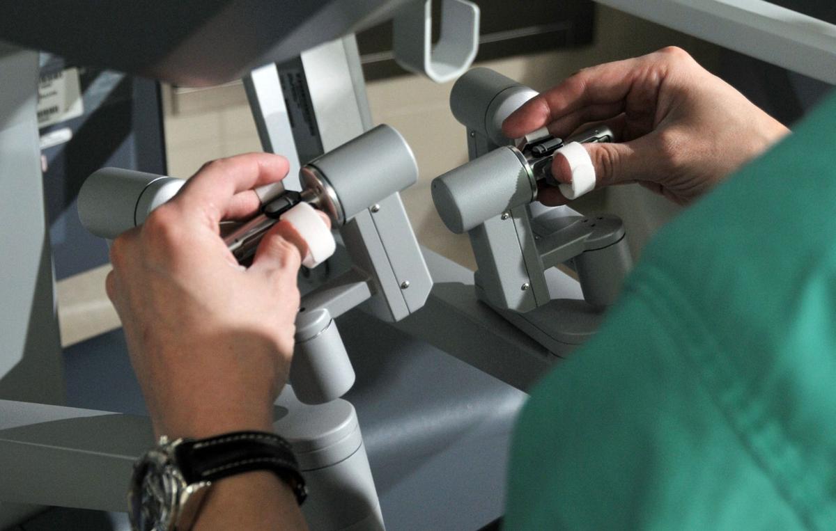 Cabell Huntington Hospital Offers Test Drive of da Vinci® Surgical ...