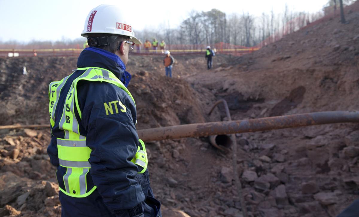 Gallery: Gas line explosion in Sissonville, W.Va. | Photos News ...