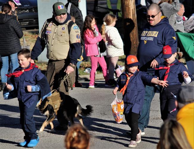St. Albans hosts Christmas parade | Putnam News | herald-dispatch.com