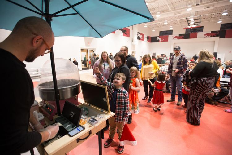 Photos: Holiday Bazaar at Davis Creek Elementary School | Multimedia ...