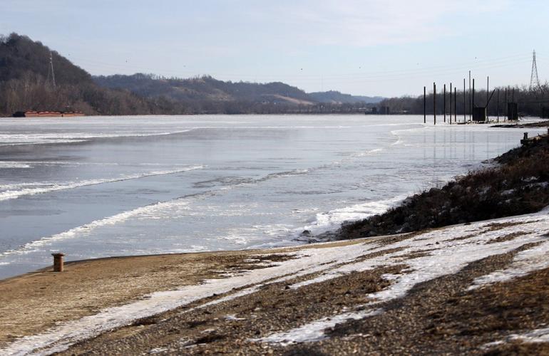 Ice on the Ohio makes river traffic tricky | News | herald-dispatch.com