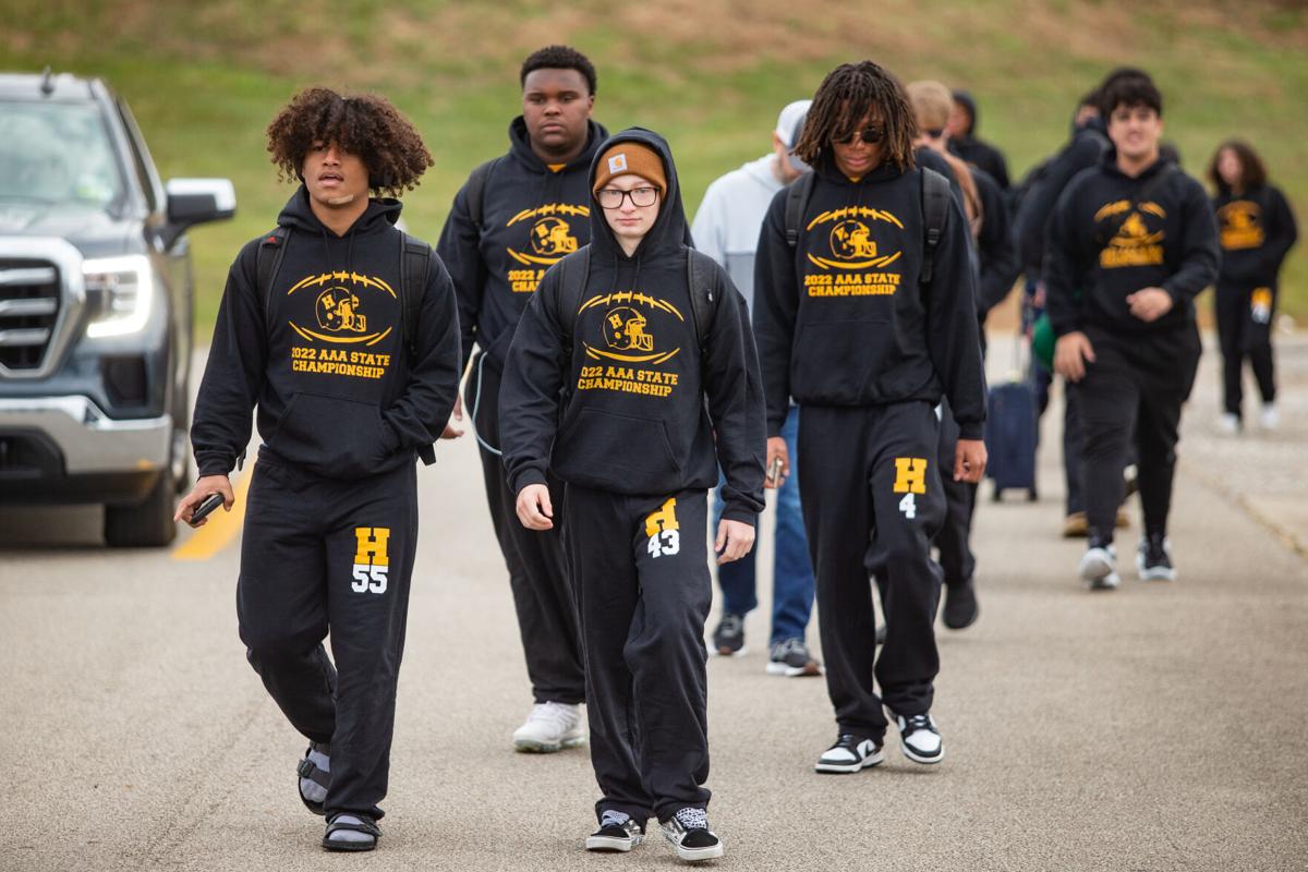 Photos: HHS Football Team Send-off | Multimedia | herald-dispatch.com