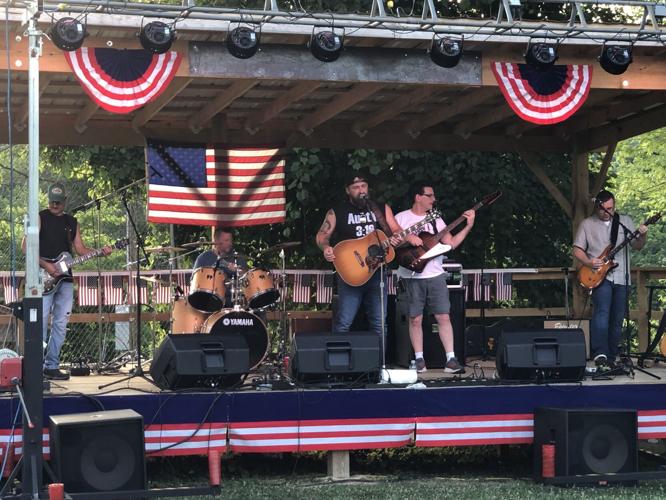 Community members celebrate Independence Day at Wayne City Park | News ...