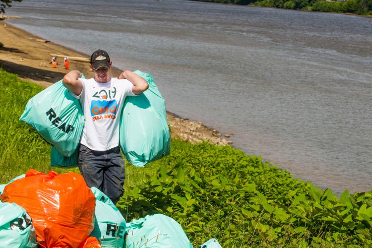 Photos: Ohio River Cleanup at Harris Riverfront Park | Multimedia ...