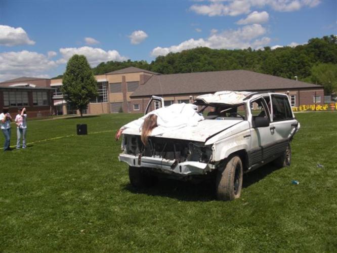 Mock crash raises awareness | Ohio News | herald-dispatch.com