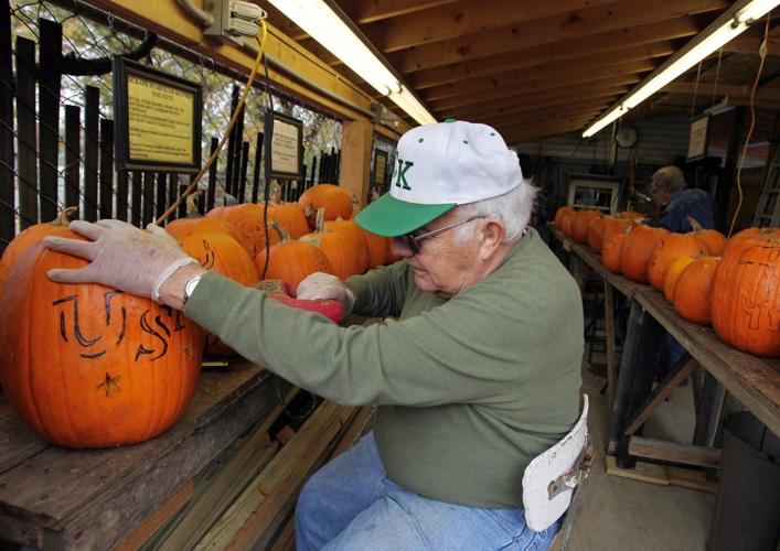 Gallery: Pumpkin House Preparations in Kenova | Photos News | herald-dispatch.com