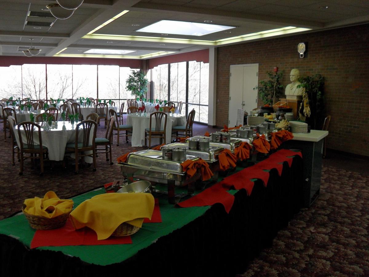 Dining room to host Thanksgiving buffet | Marshall University | herald ...