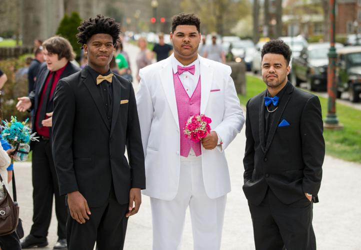 Photos: Huntington High Prom | Multimedia | herald-dispatch.com