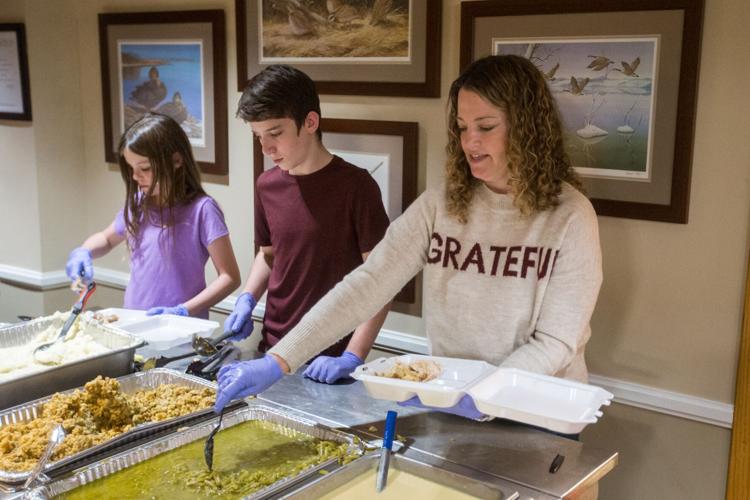 Photos: Thanksgiving Dinner at First Presbyterian Church | Multimedia ...