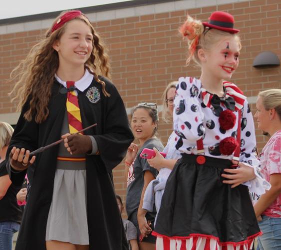 Costumes on parade at Mountain View Elementary | Putnam News | herald ...