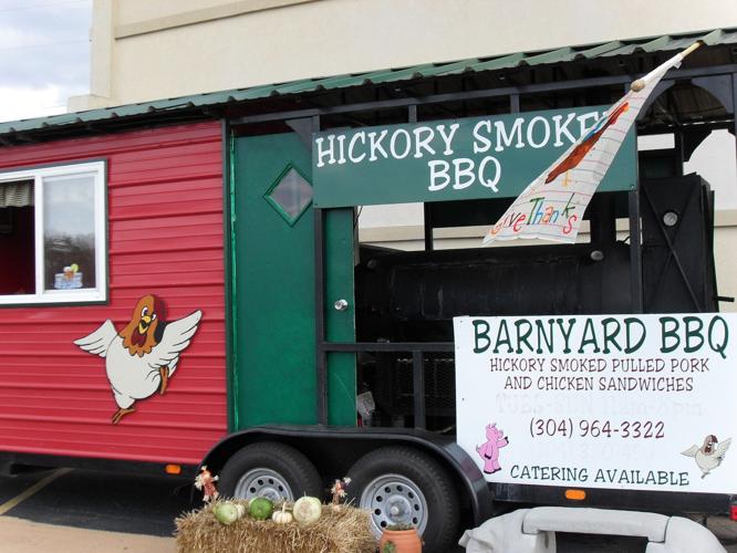 Barnyard BBQ offers distinctive dishes | Features/Entertainment ...