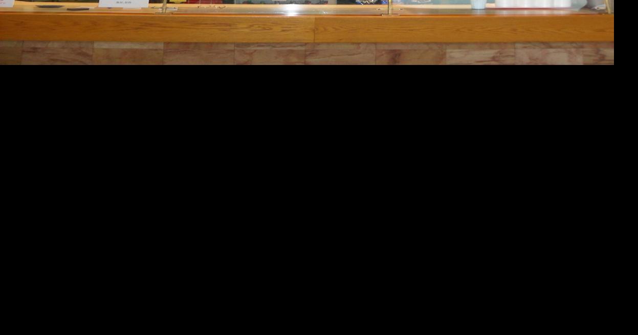 My Dad's Pizzeria packs its pies with a pound of cheese | Dining Guide ...