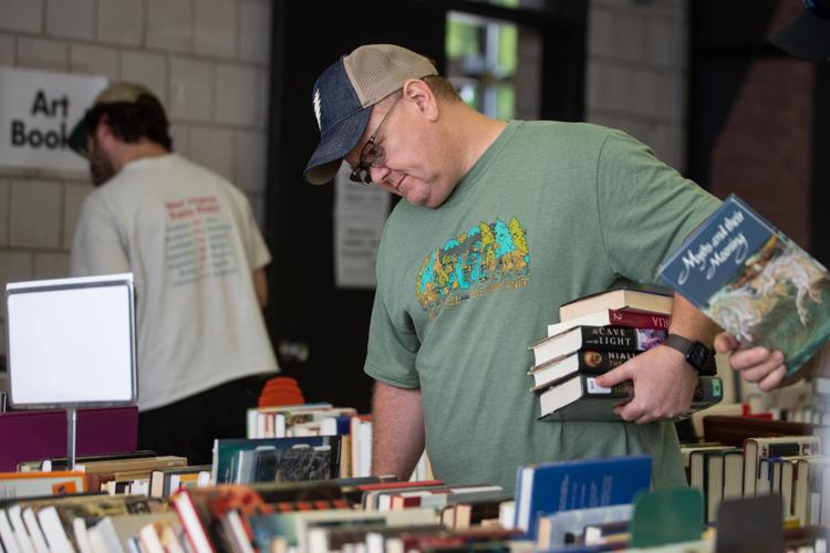 Book-loving bargain hunters flock to museum | News | herald-dispatch.com