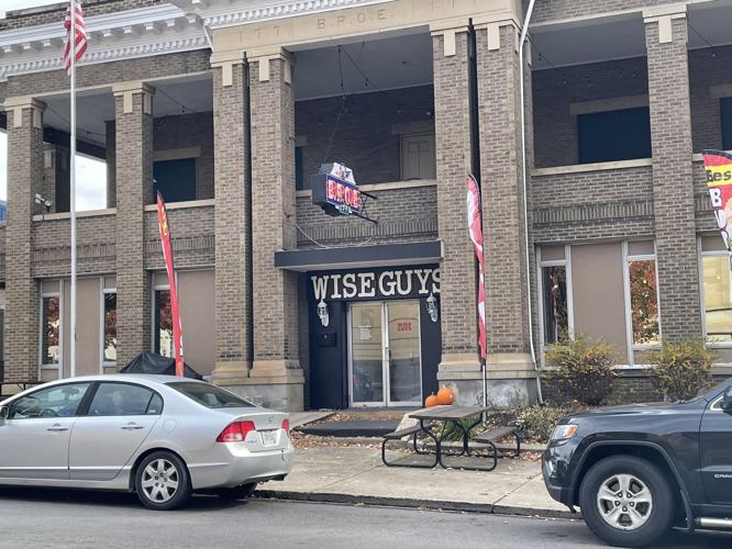 It's all about the wings, burgers and fries at Wise Guys | Dining Guide ...