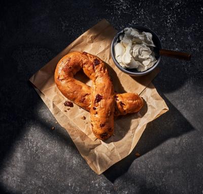 Panera Bread serves Pink Ribbon Bagels to 'raise dough' for breast ...